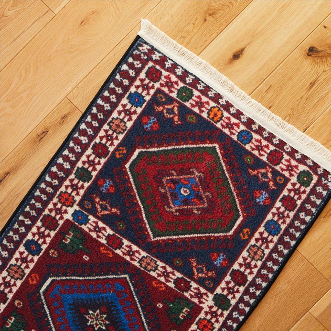 【ｱｳﾄﾚｯﾄ】【1024202】トライバルプリントマット 59x121cm D ｜ グラムスタイル 公式BtoB卸サイト